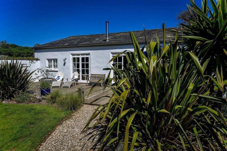 Superb detached Grade II listed barn conversion with private hot tub ...